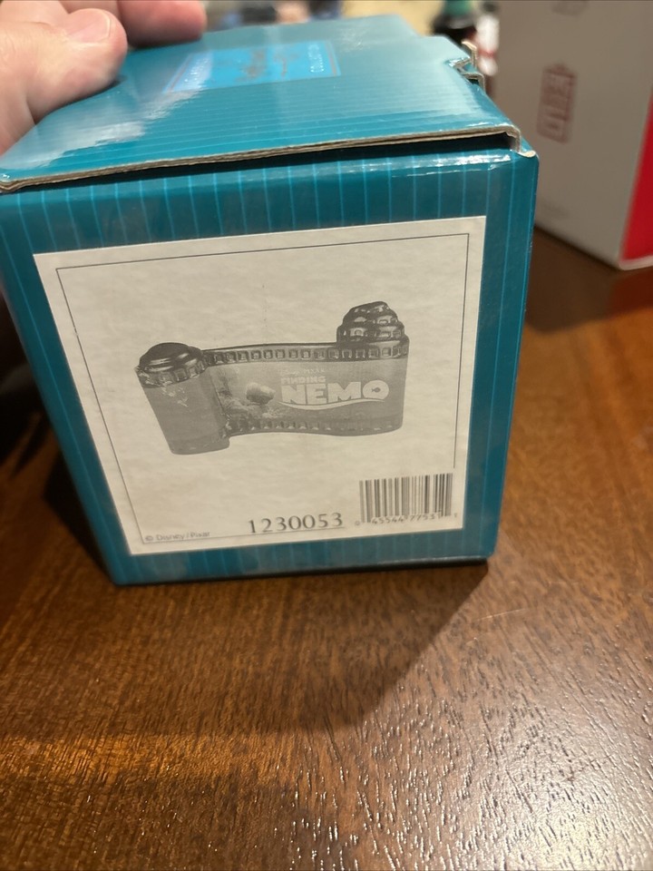 Walt Disney Classics-Finding Nemo Opening Title-New in Box w/COA (3 ...