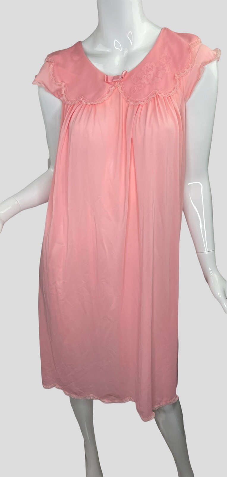 Vintage 1960's Shadow Line Peach Nightgown Sz Small R… - Gem