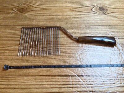 Vintage Tortoise Shell Caramel Colored Bakélite Angel Food Cake Cutter ...