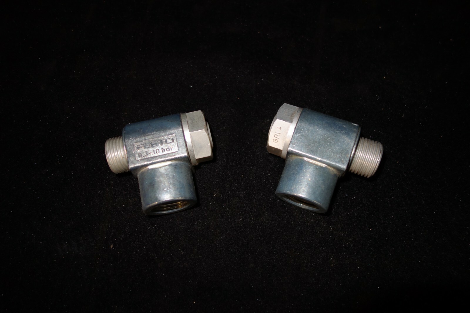 Two Festo GRLA One-Way Flow Valves, 0,3-10 Bar - 1/2 Pipe Thread ...