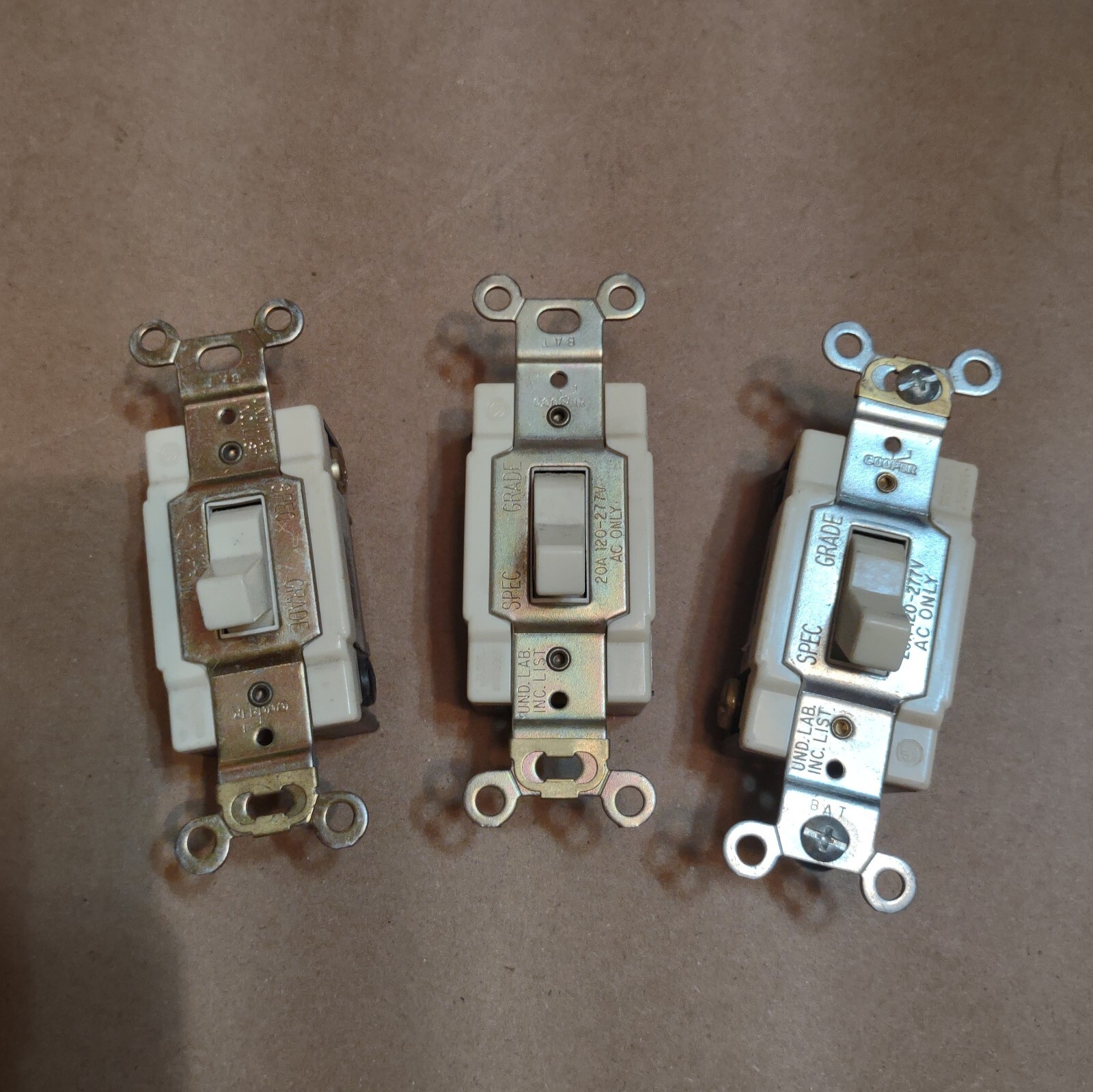 Cooper Ivory COMMERCIAL Grade 4-Way Toggle Wall Light Switch 20A Bulk ...