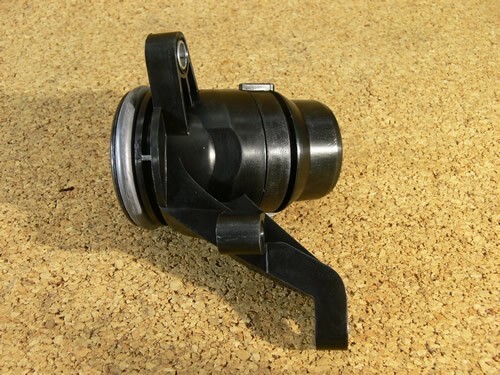 GENUINE LAND ROVER BOTTOM RADIATOR HOSE CONNECTOR LR4 RANGE ROVER SPORT ...