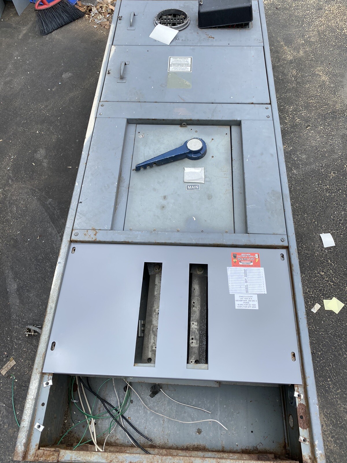ZINSCO SWITCHGEAR COVER 600A MAX. 240V 3 PH LONG 15 3/4 WIDE 27 3/4 ...
