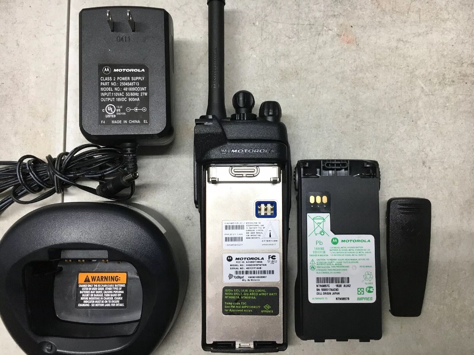 MOTOROLA XTS2500 III UHF R2 450-520mhz P25 Digital Radio H46SDH9PW7AN ...