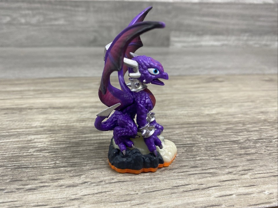 Series 2 Cynder Skylanders Giants Undead Figure Activision | eBay