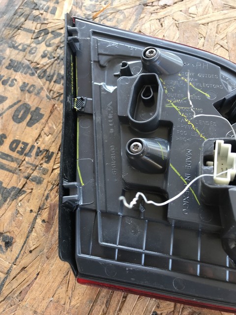 2016-2017 Mercedes-Benz GLE Right LED INNER Tail light OEM! A1669066001 ...