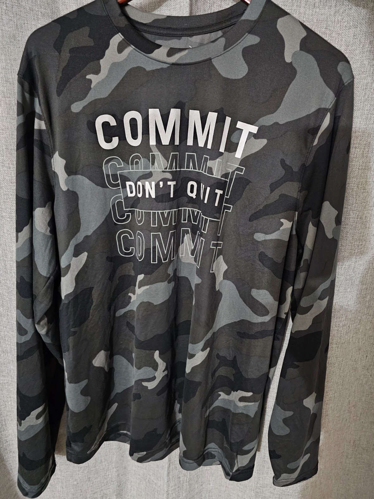 Old Navy Mens Shirt Commit Dont Quit Long Sleeve Active Camo Breathable ...