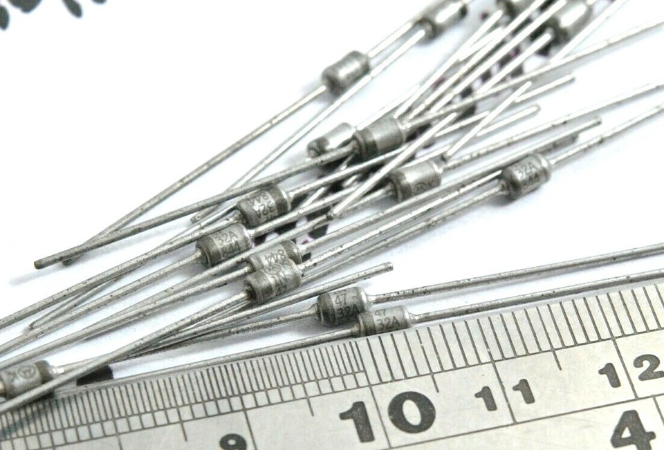 18pcs - MOTOROLA 1N4732A 4.7V 1W DO-41 Zener Diode - Rectifiers NOS | eBay