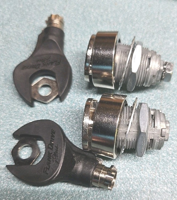 SNAP ON Tools USA K2LA Tumbler Lock Assembly with 2 Locks 2 Keys | eBay