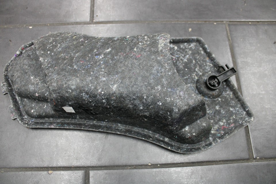 Box for Warning Triangle First-Aid 7157114 BMW 1er E81 E87 Storage ...
