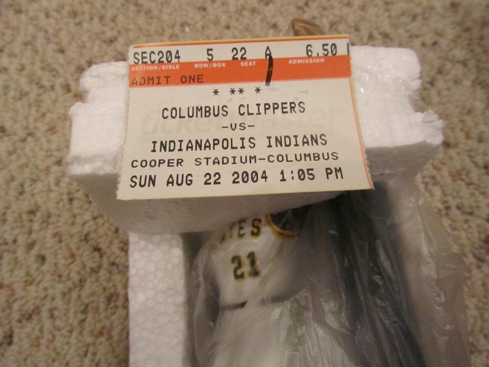 2004 Columbus Clipper Pittsburgh Pirates Roberto Clemente Wall Catch ...