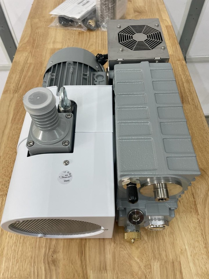 Agilent MS40+ Rotary Vane Roughing Pump M# X3705-60006 MS40-S LC/MS and ...