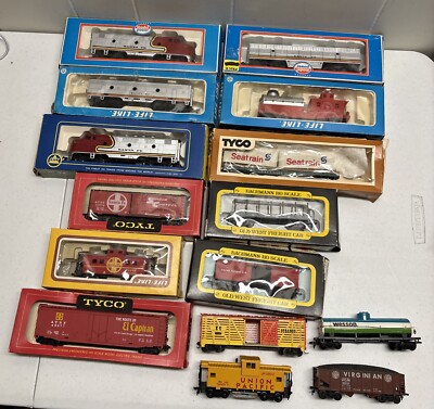 HO SCALE TRAIN CARS LOT OF 15 & 2 ENGINES AHM TYCO LIFELIKE BACHMANN ...