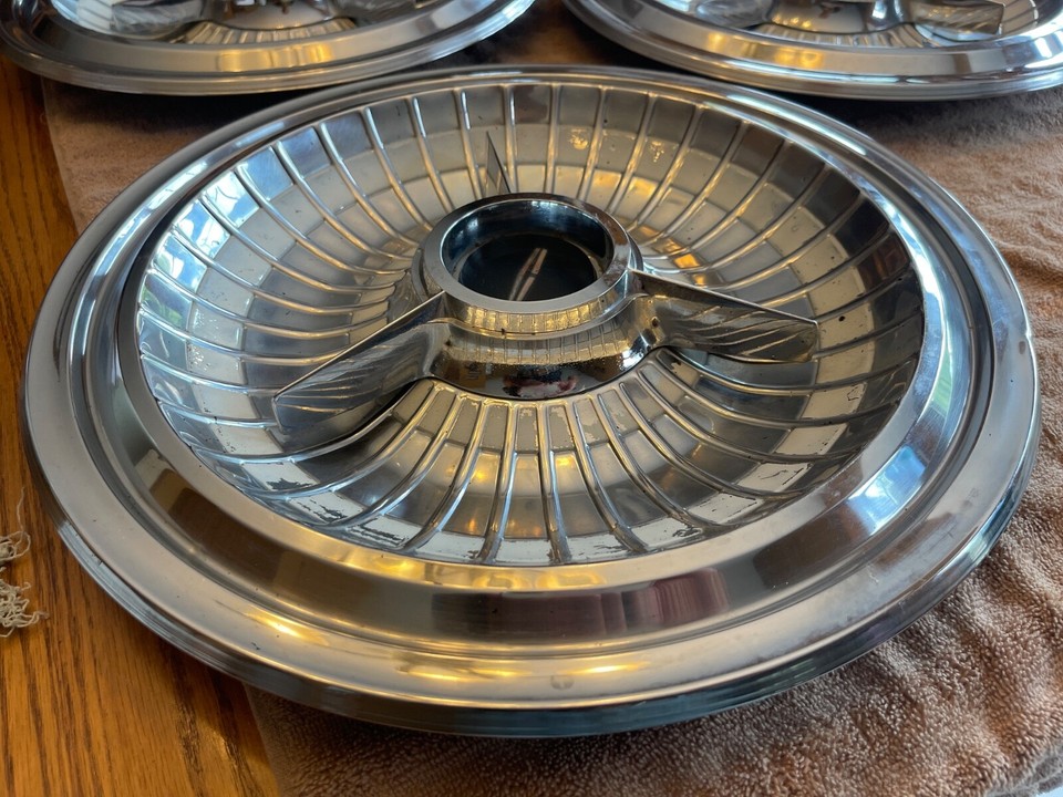 1963 OLDSMOBILE HUB CAPS 14" SET OF 4 88 98 STARFIRE | eBay