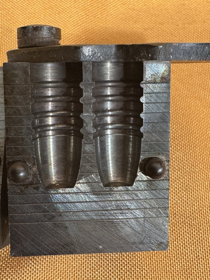 LYMAN #375248 TOP PUNCH 449 2 cavities . 375 cal. 375 Dia.4 Groove F.N ...