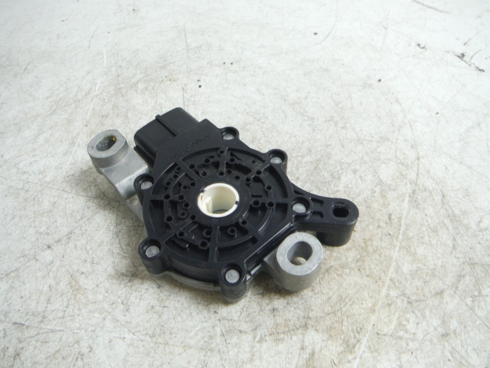 GENUINE HYUNDAI RANGE SENSOR NEUTRAL SAFETY SWITCH INHIBITOR OEM ...