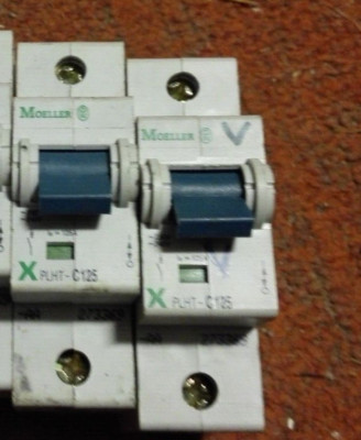 2 pcs MOELLER 1P circuit breaker PLHT-C125 /1-AA 230V 50Hz C125 JO790 ...