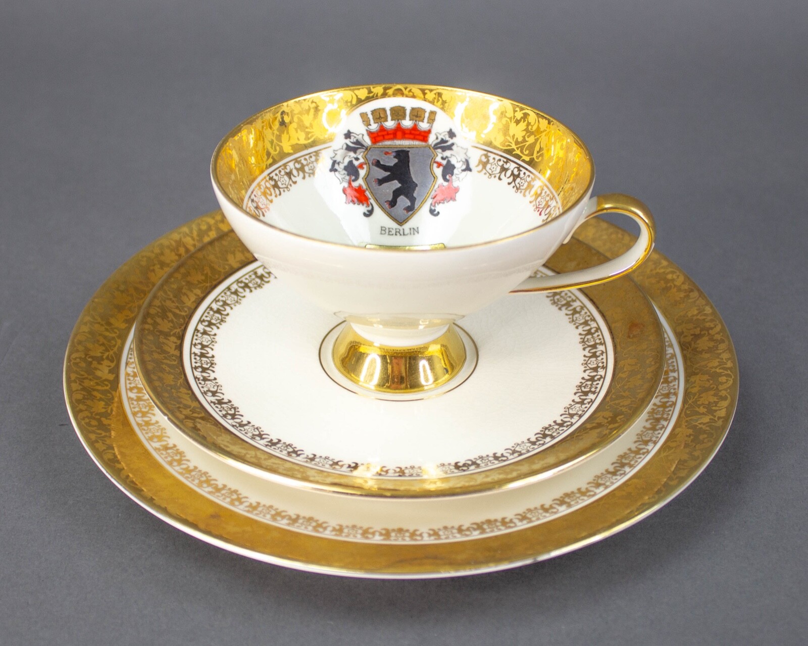 Kunst Kronach Handgemalt Berlin Crest Gold Tea Cup Saucer Luncheon ...