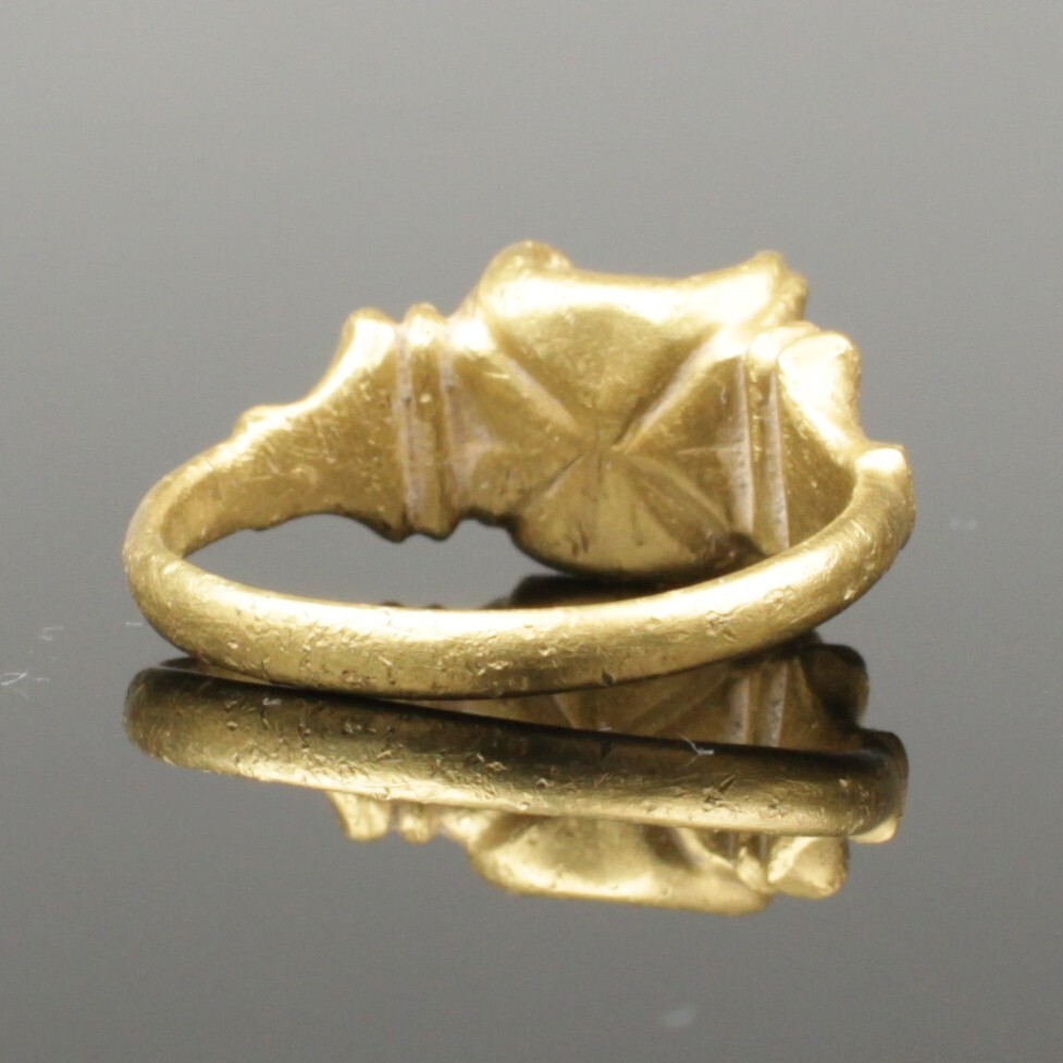 STUNNING RENAISSANCE GOLD & ROCK CRYSTAL QUATREFOIL RING - CIRCA 15th ...