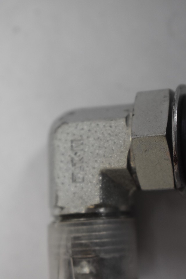 Eaton Hydraulic Fitting 90 Degree 1-1/16" x 3/4" S1608 Stainless Steel ...