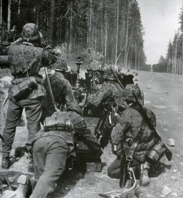 WW2 WWII Photo German Pak 38 Gun Crew World War Two Wehrmacht Germany ...