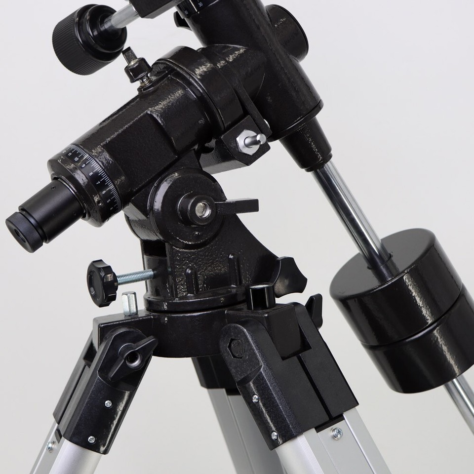 EQ4 equatorial mount with polar axis scope Vixen standard dovetail ...