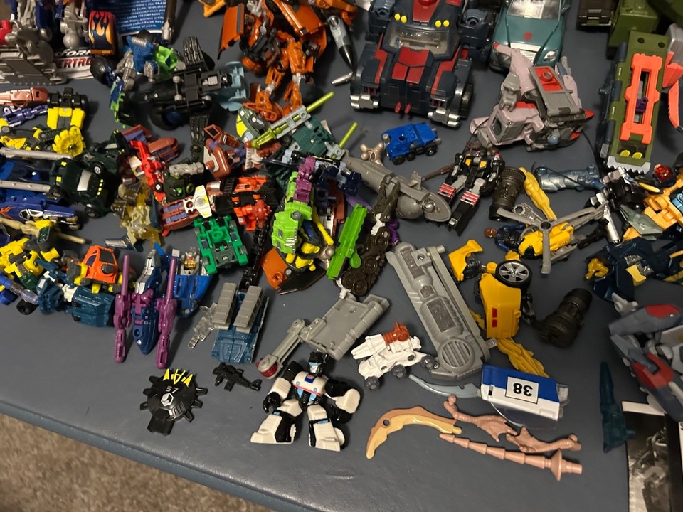 Transformers Lot w/ RID, Beast Wars + Lots More - Parts, Bodies, Metroplex | eBay