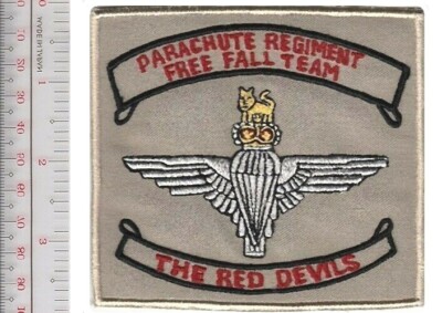Freefall British Army The Red Devils Parachute Regiment Airborne Team ...