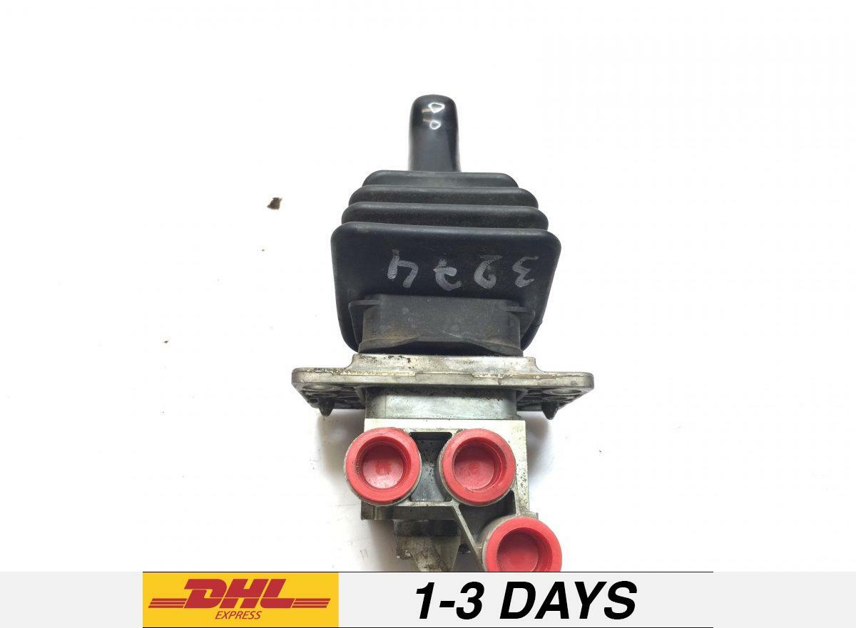 1324425 9617231220 WABCO Hand Brake Valve For Scania 4-Series DAF Truck ...