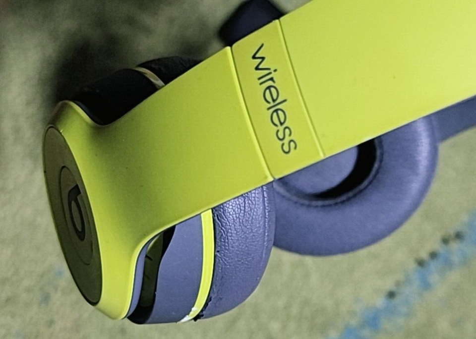 Beats Dre Solo2 Wireless On-Ear Headphones Green Defective One ...