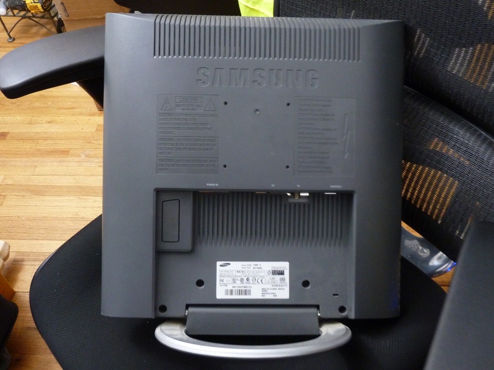 19" Samsung SyncMaster 710MP 4:3 LCD TV Monitor w/ TV Tuner 1280x1024 ...