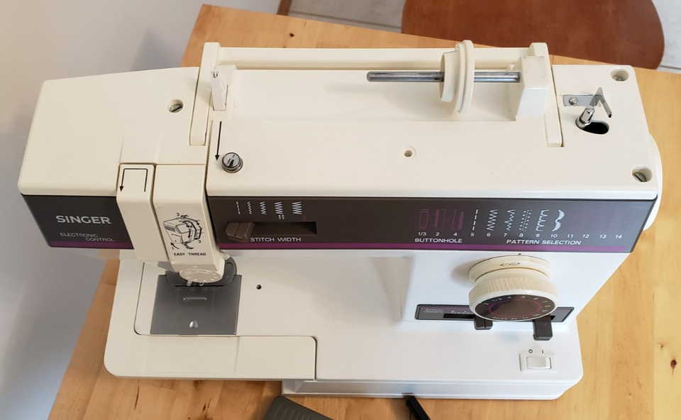 Vintage Singer Sewing Machine, Model 9420 with Foot Pedal & Power Cord ...