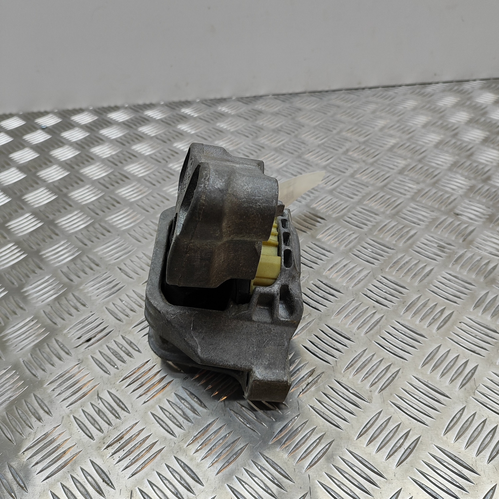 MERCEDES-BENZ A W176 Front Engine Mount A2462400617 1.8 Diesel 100kw ...