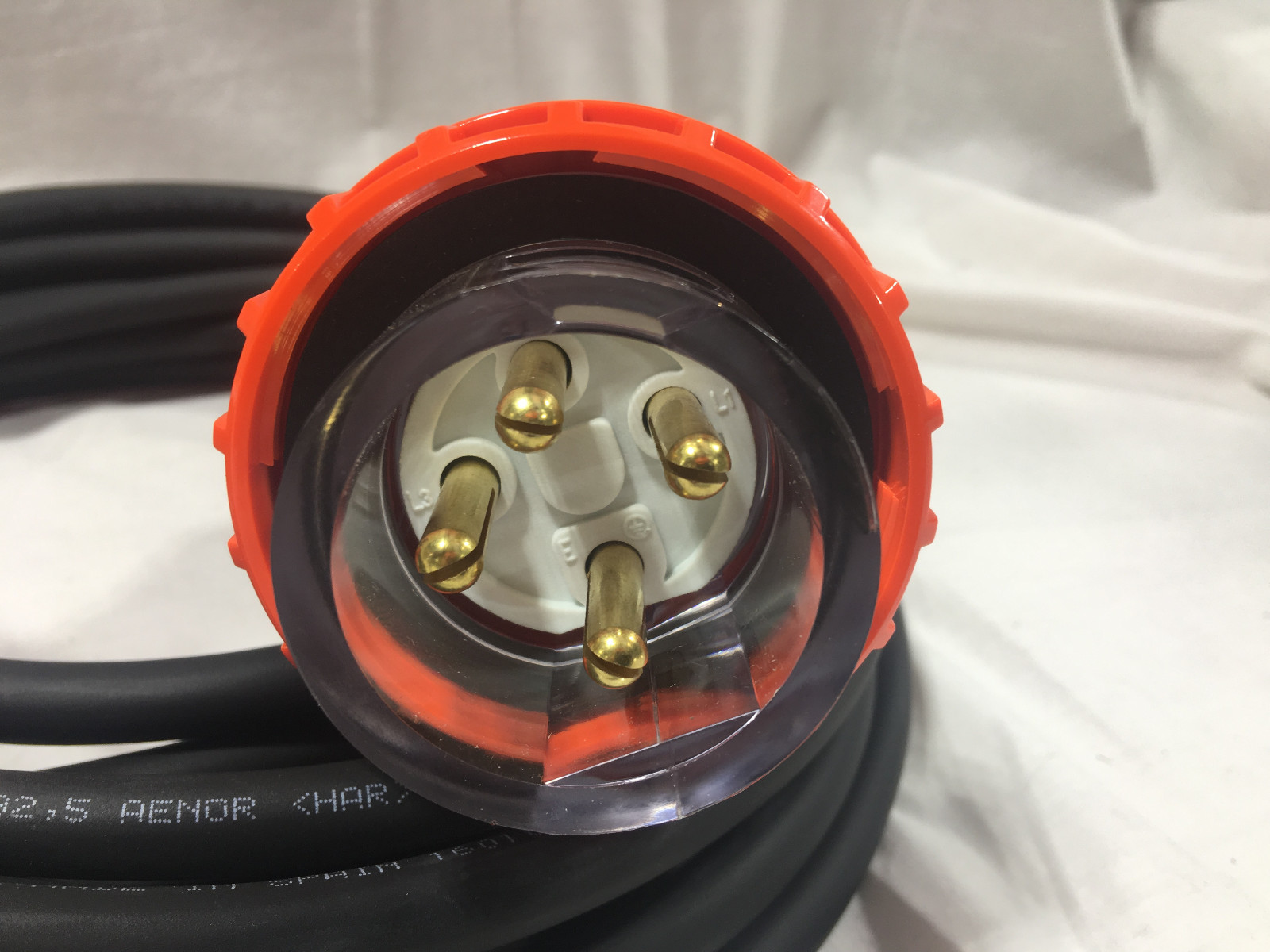 20 Amp 2.5m 4 pin appliance Mains Lead, 3 Phase, 415V, 20A Plug and ...