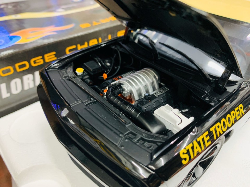 ACME 1:18 Scale Die-Cast Model Car FHP Dodge Challenger Florida State ...