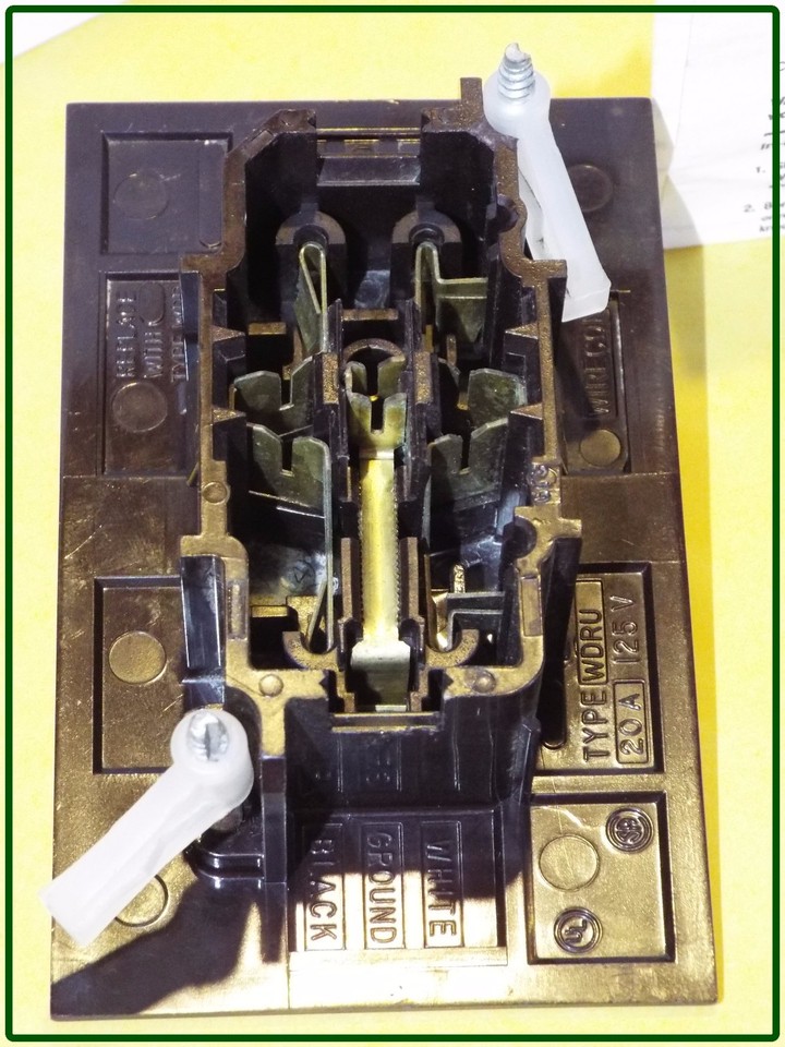 SINGLE SELF CONTAINED RECEPTACLE OUTLET 20A 125V WIRECON RV CAMPER DARK ...