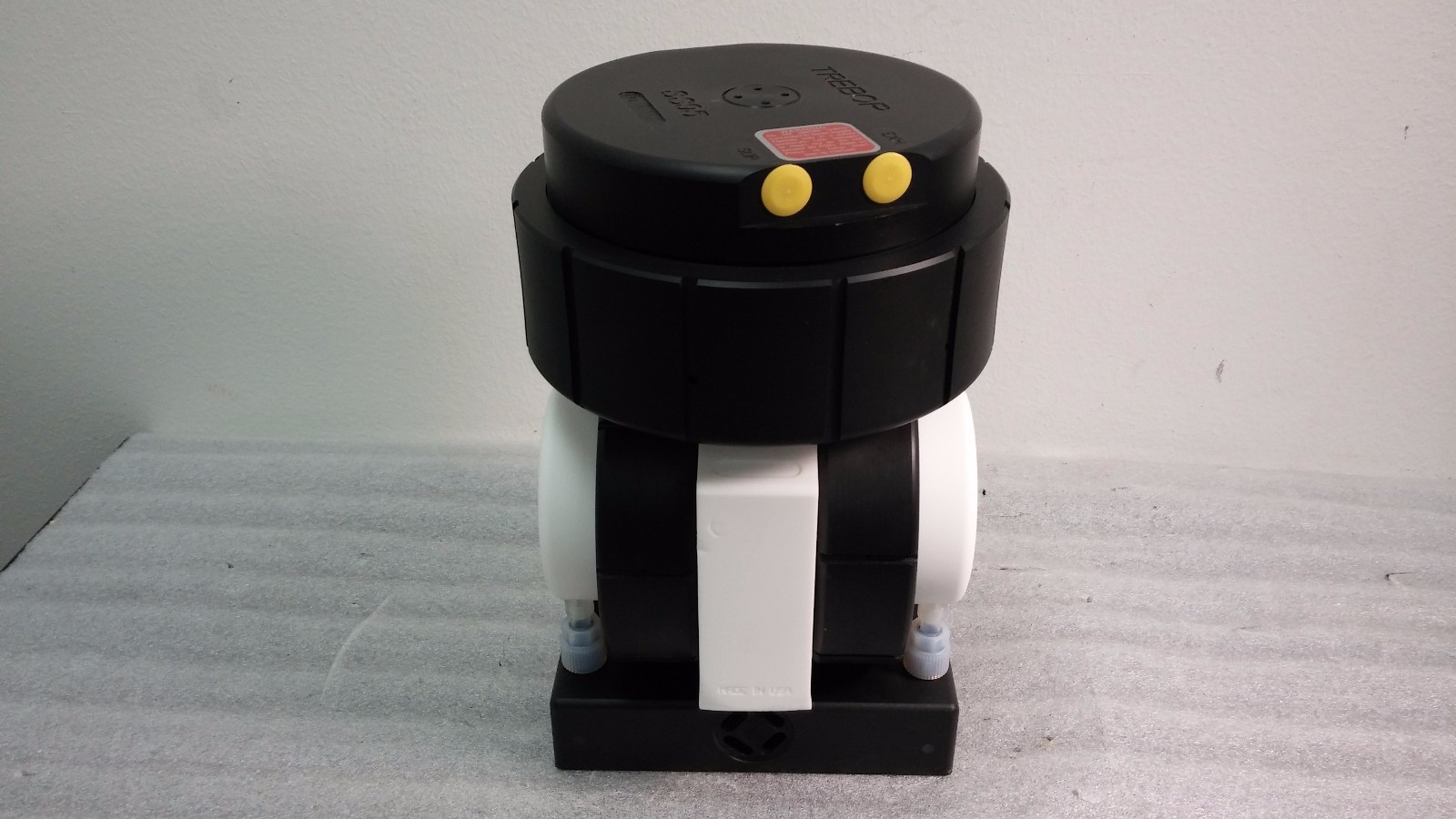 Trebor Maxim 25 Diaphragm Pump w/ SS95 Air Op Pulsation Dampener Surge ...