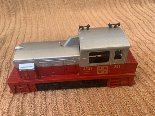 Tyco HO Scale Santa Fe Power Diesel Switcher #241 | eBay