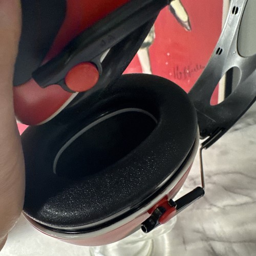 3M Pro-Grade Noise-Reducing Earmuff, NRR 30 dB, Lightweight and ...