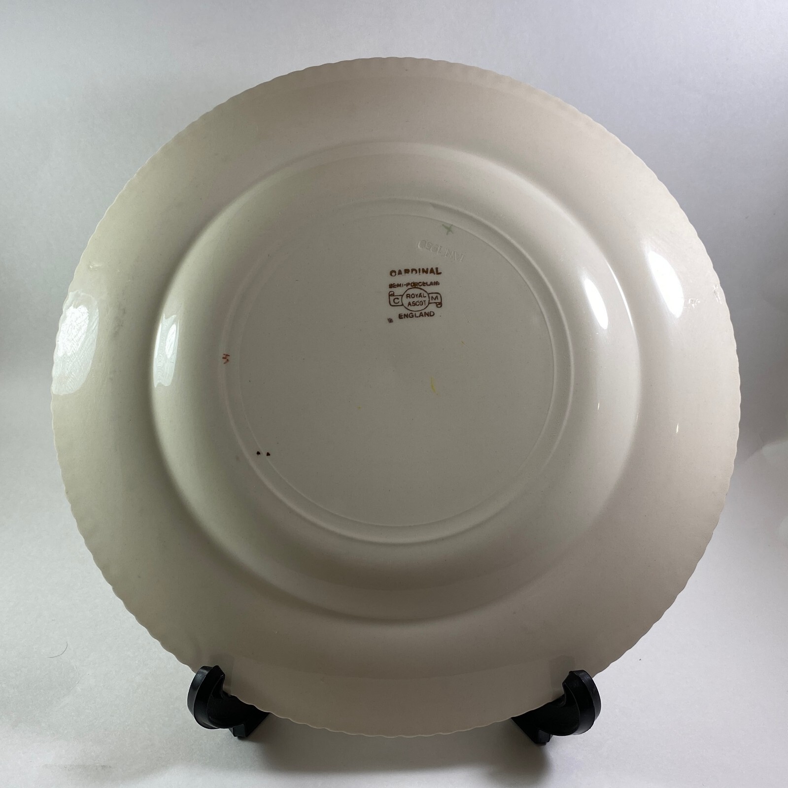 Royal Ascot Simpsons Potters Cardinal | Cardinale dinner plates made in ...
