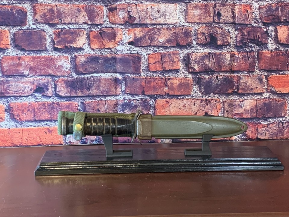 US-M3 KA-BAR, USAF, PAL FIGHTING KNIFE DISPLAY STANDS - Vertical ...