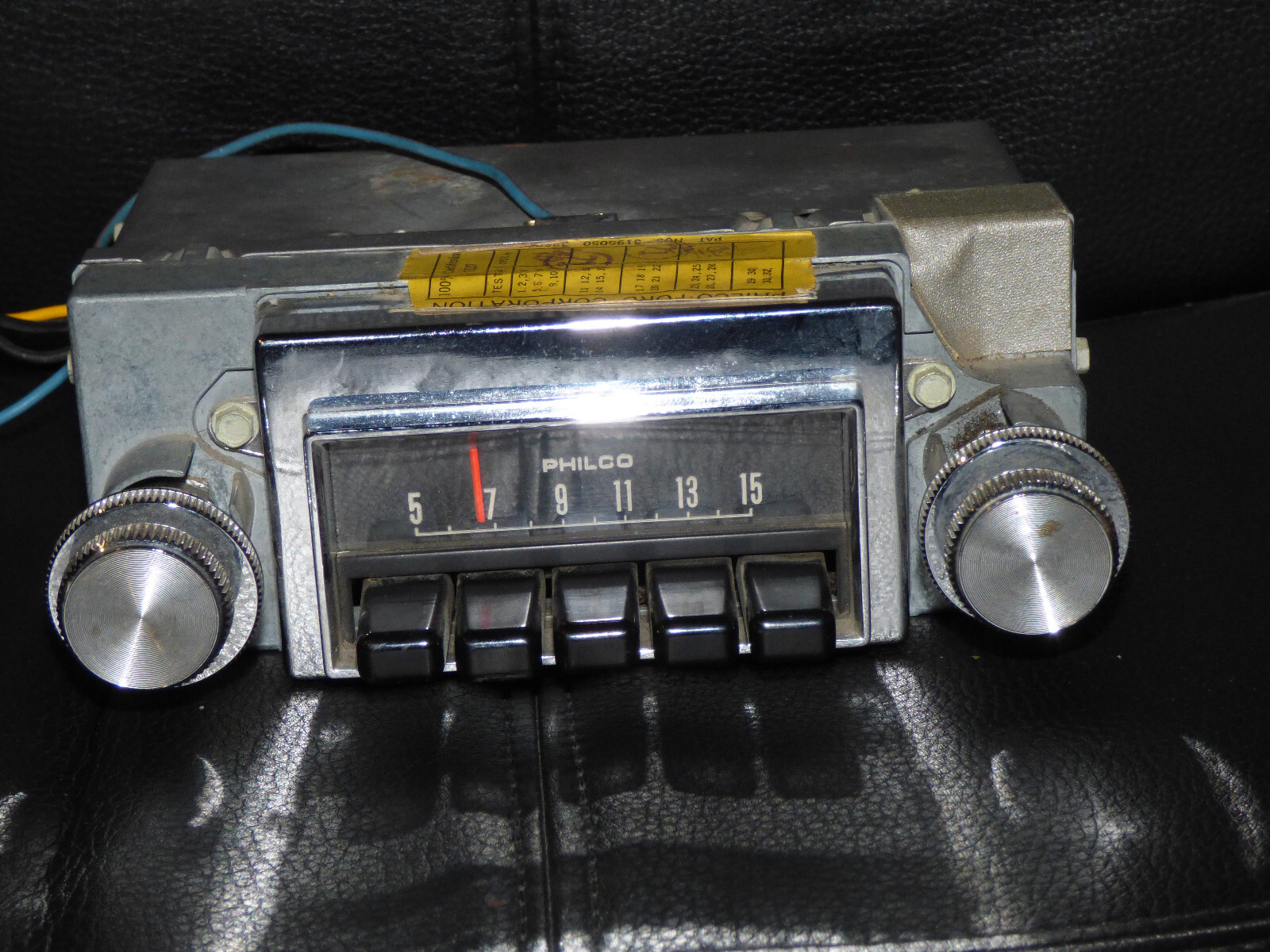 PHILCO FORD CAR RADIO RECEIVER