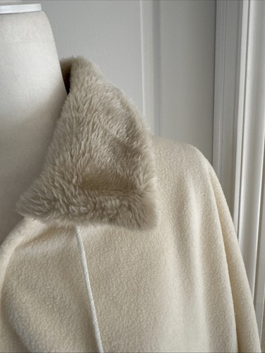 Le Moda Women's Wrap Cape Coat Poncho Pockets Hooded Fur Beige One Size ...