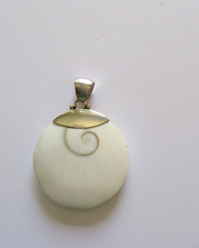 Shell Pendant Sterling Silver- 925 round white reversible swirl green ...