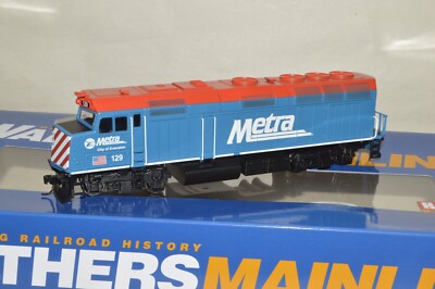 HO scale Walthers Chicago Metra RTA commuter EMD F40PH locomotive DCC ...