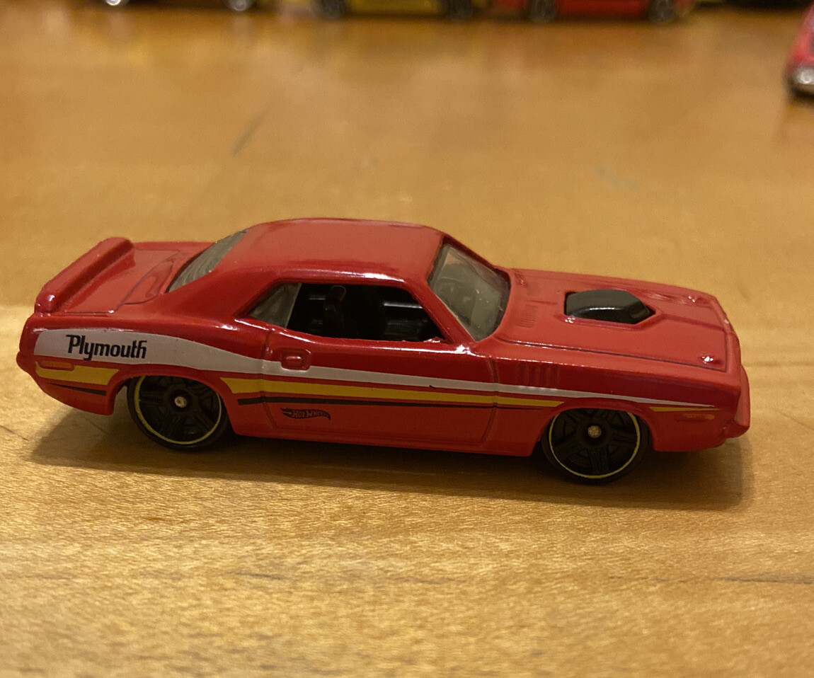 Vintage 2012 Hot Wheels '71 Hemi Cuda Chrysler Rare Red Vintage 2012 Hot Wheels '71 Hemi Cuda Chrysler Rare Red