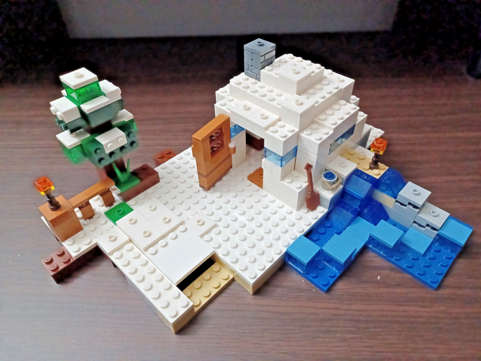 LEGO Minecraft: The Snow Hideout (21120) Complete | eBay