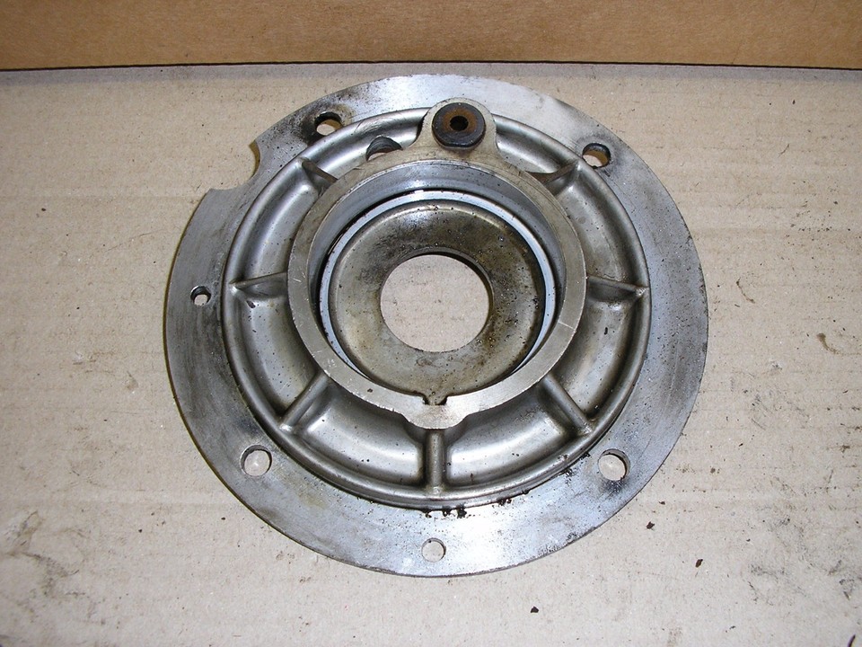Briggs 12hp 300421 Crank Bearing Support Simplicity 3212 Allis Chalmers ...