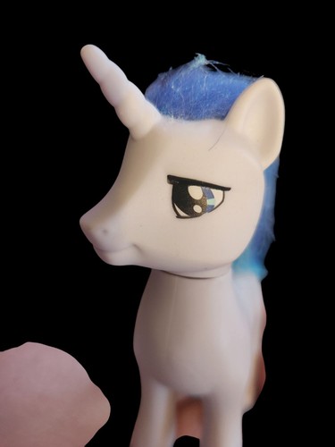Hasbro 2013 My Little Pony G4 SHINING ARMOR 4" Toys R Us TRU Favorites ...