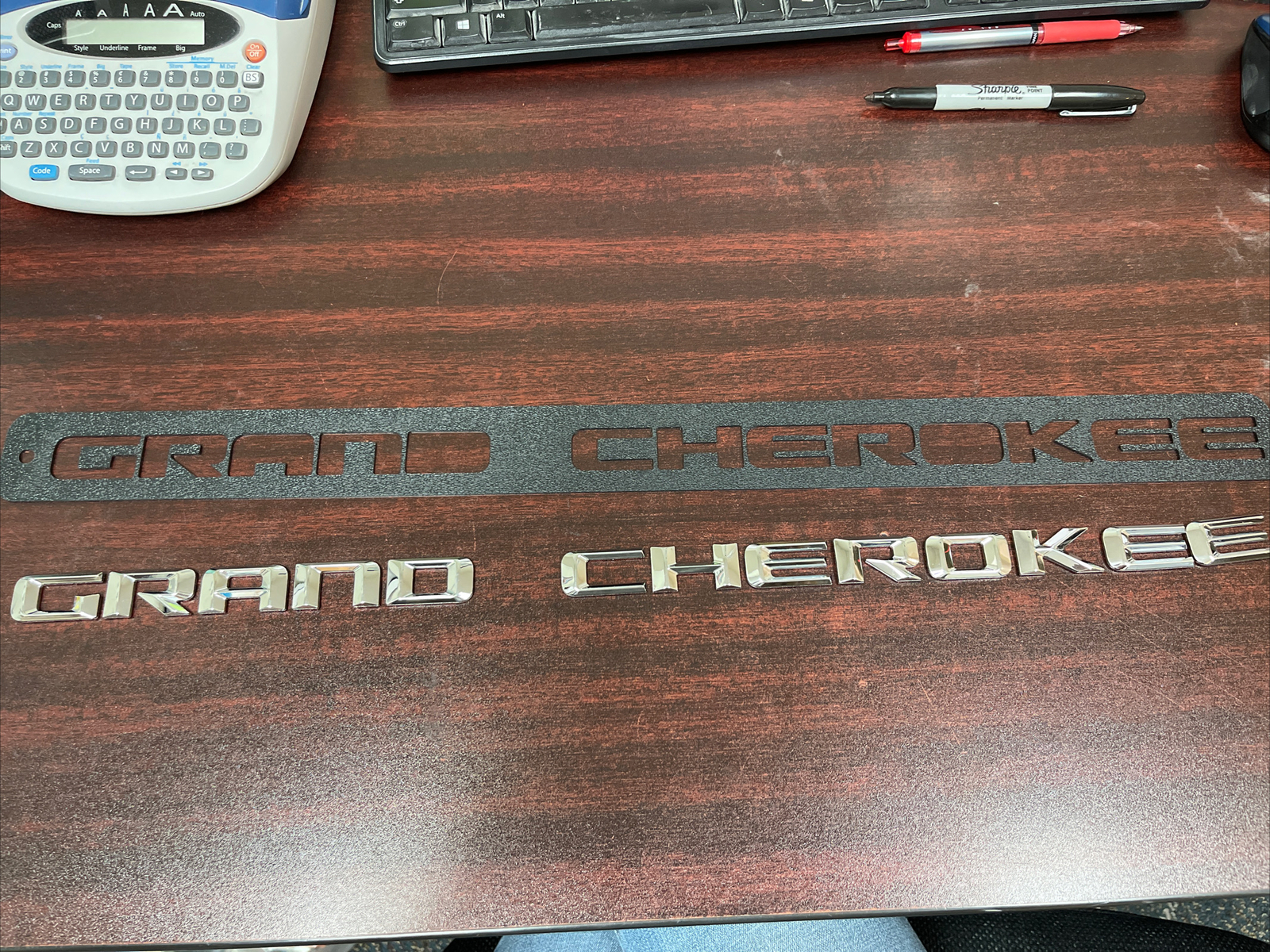 2014 Jeep Grand Cherokee Emblem with Template | eBay